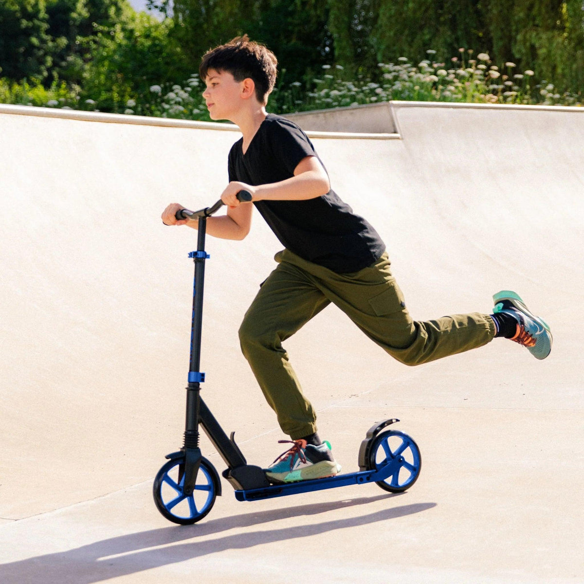 Boldcube Big 2 Wheel Scooter Deep Blue – McGreevy's Toys Direct